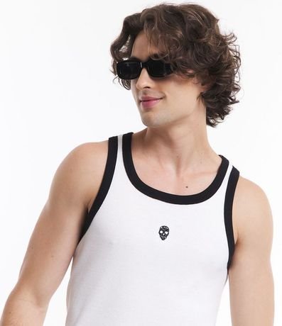 Musculosa Regular en Rib con Bordado de Calavera y Detalles ...