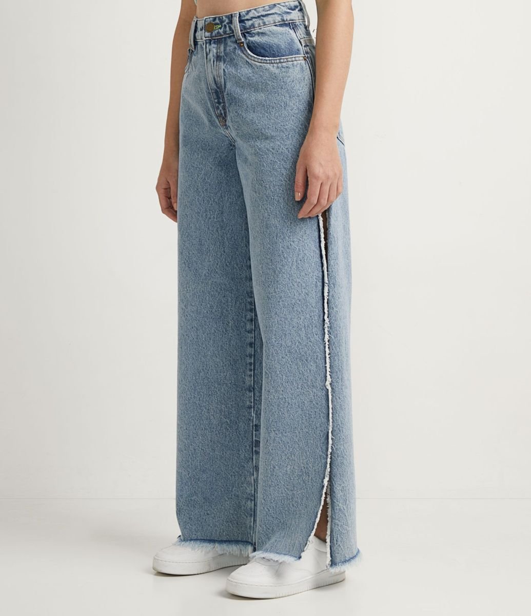 Pantalón Wide Leg Jeans con Abertura Lateral y Terminación Deshilachada ...