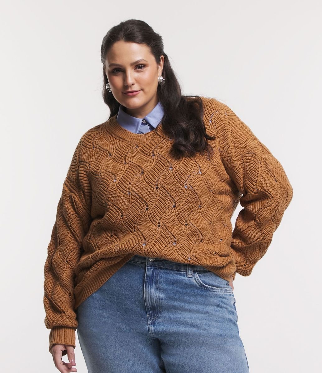 Suéter en Punto Diferenciado y Ligero Curve & Plus Size | Renner
